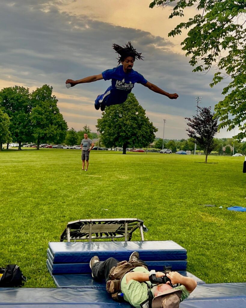 Live at Lunch – Chicago Boyz Acrobatic Team - The Green at 320 571